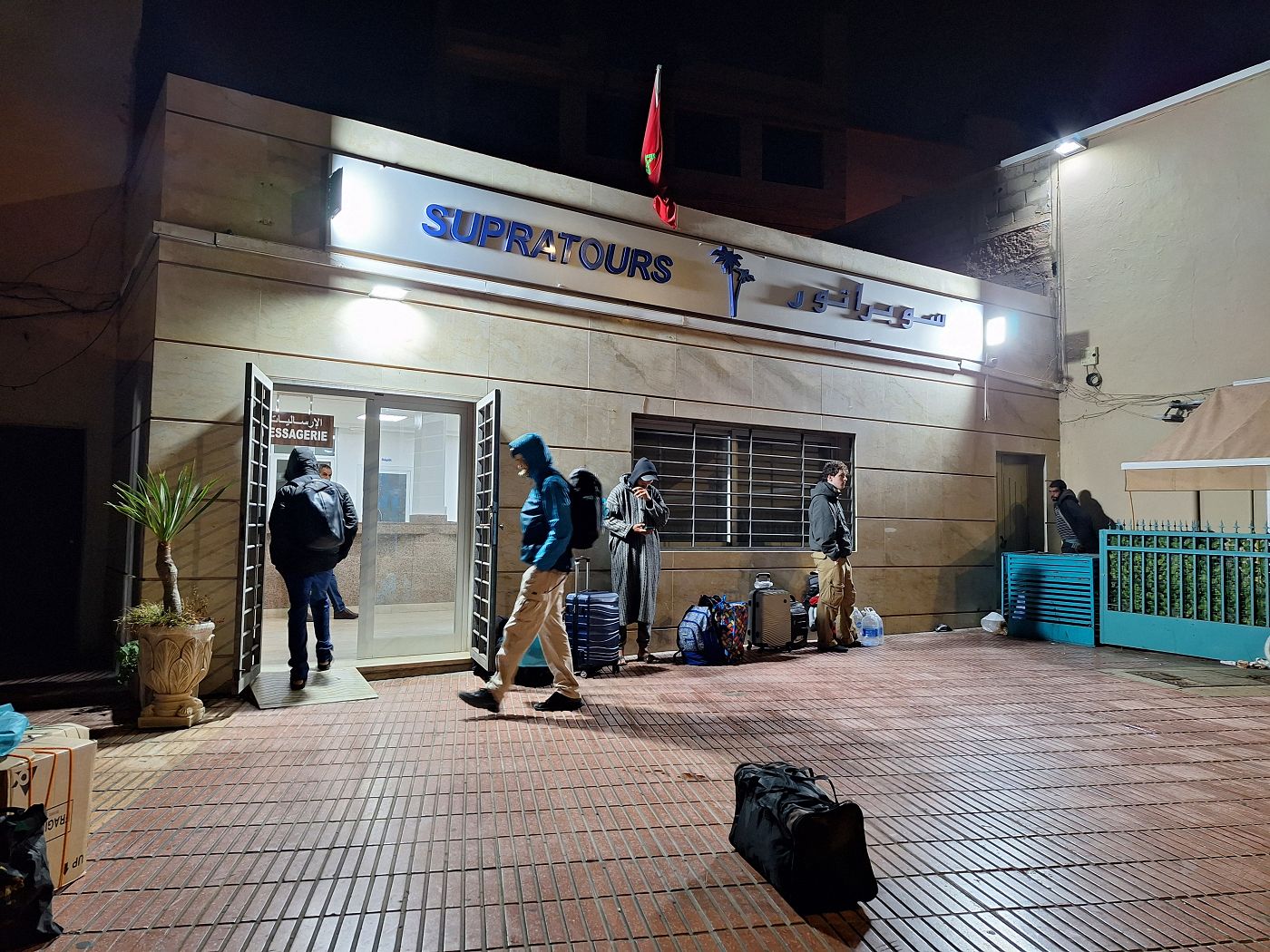 Through the Berm: Mauritania Border Crossing with Western Sahara ...